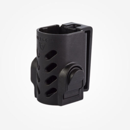 Porta Linterna, permite portarla de manera segura por su diseño de dos ...